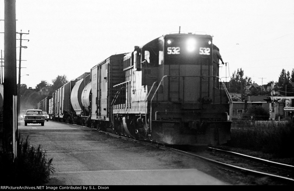 MILW 532 Sumas Local inbound